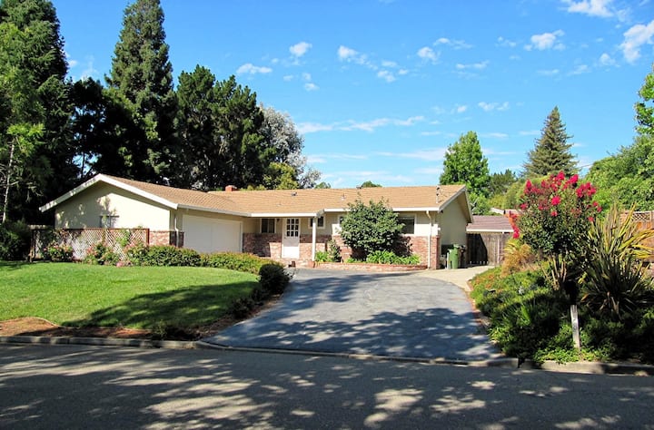 Peach Tree House, 3 Bedroom 2 Bath - Walnut Creek, CA