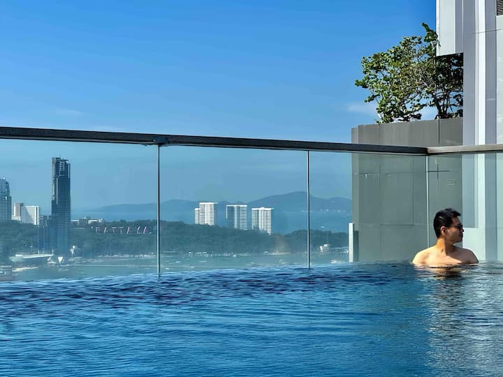 #011 The Base Central Pattaya + Rooftop Pool - Pattaya City