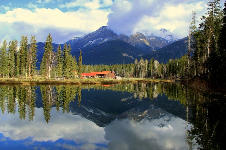 Buffalo Ranch & Guest House - Canada
