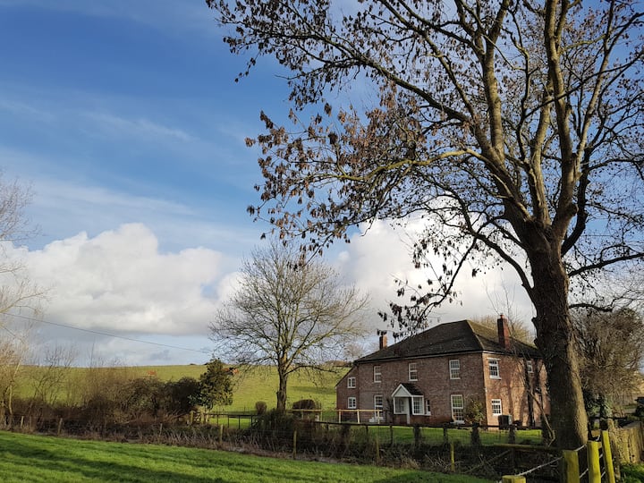 Preston Farm House, Steeped In Character And Charm - Blandford Forum