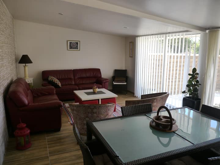 Loue Une Chambre Dans Une Villa Occupé Pdj Compris - Portiragnes