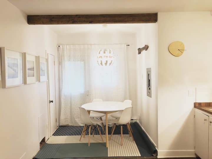 Trendy St-henri Apartment - Lasalle