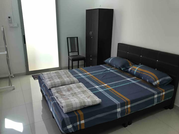 371 L2 R4 Master Bedroom W Private Toilet - Singapur