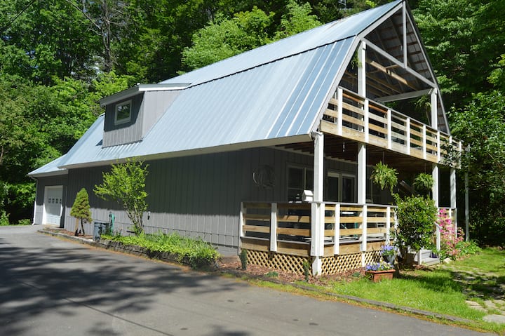 Ox Glen Coach House, Upstairs, A Mountain Retreat - Weaverville, NC