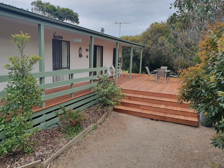 Sea'renity Cottage (Linen Provided) - Inverloch