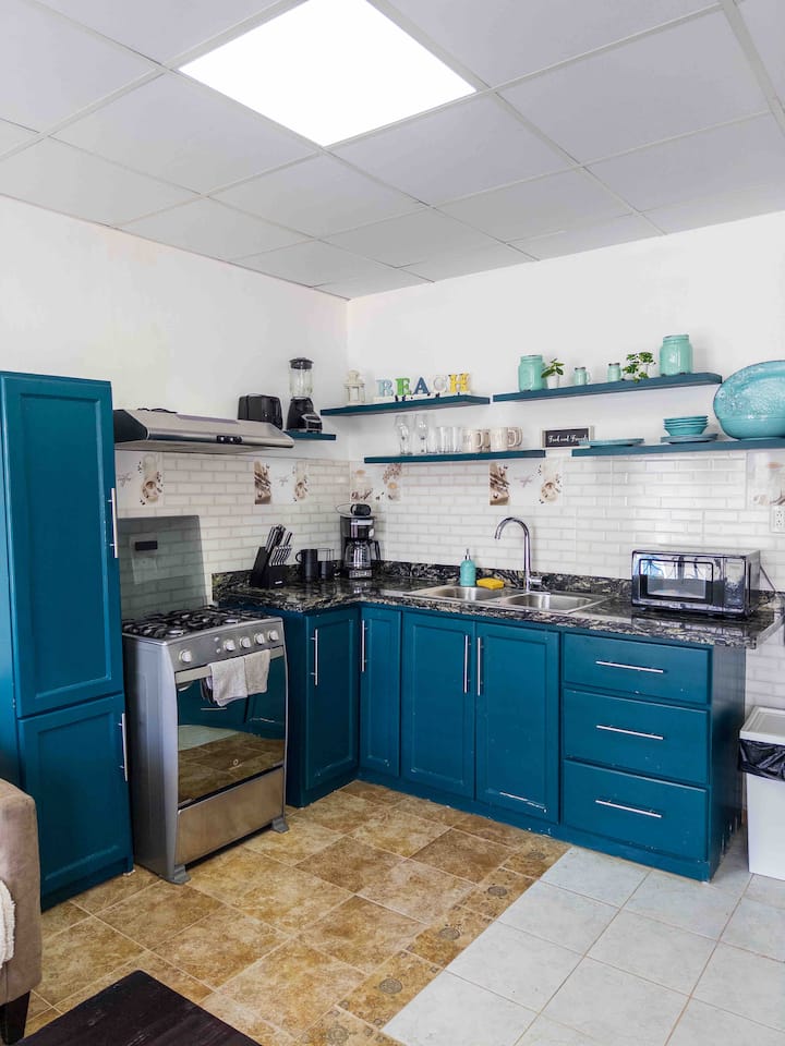 Cozy Beach Stay | 2 Beds, Hot Water, Fast Internet - Puerto Plata