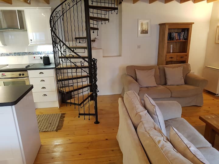 Wesley Cottage, Beckside Staithes - Staithes