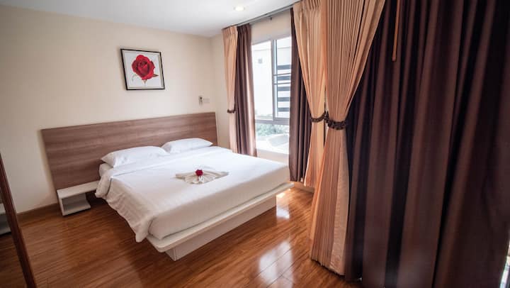 1 Br Service Apt. (5 Mins To Emquartier/bts) - Bangkok