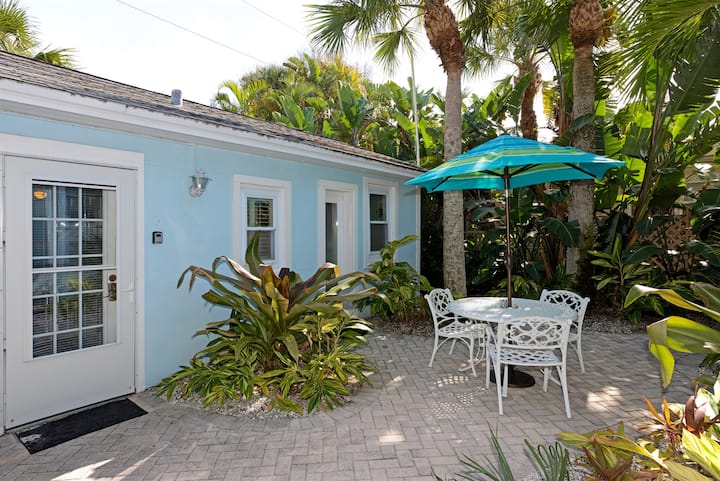 Clearwater Beach Holiday Rentals & Homes - Clearwater, FL | Airbnb