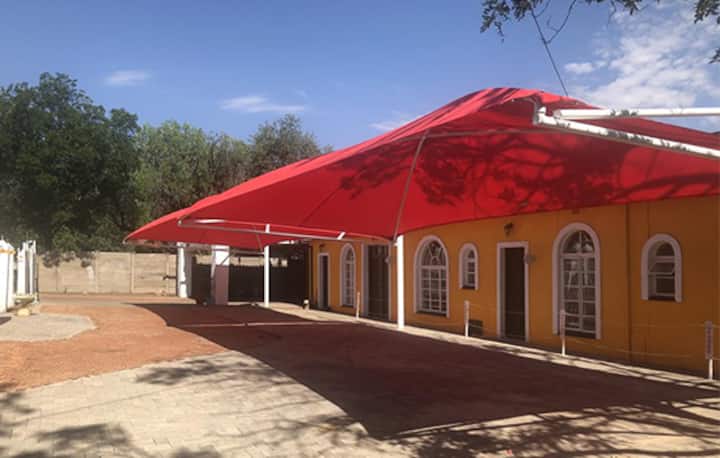 Self Catering Across The Street From Ordinary - Bloemfontein