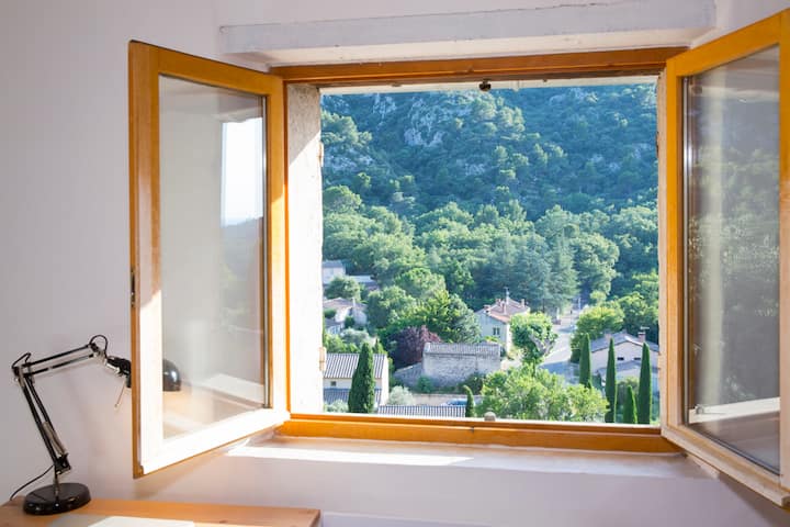 Un Nid D'aigle De 80 M2 Face Au Luberon - Ménerbes