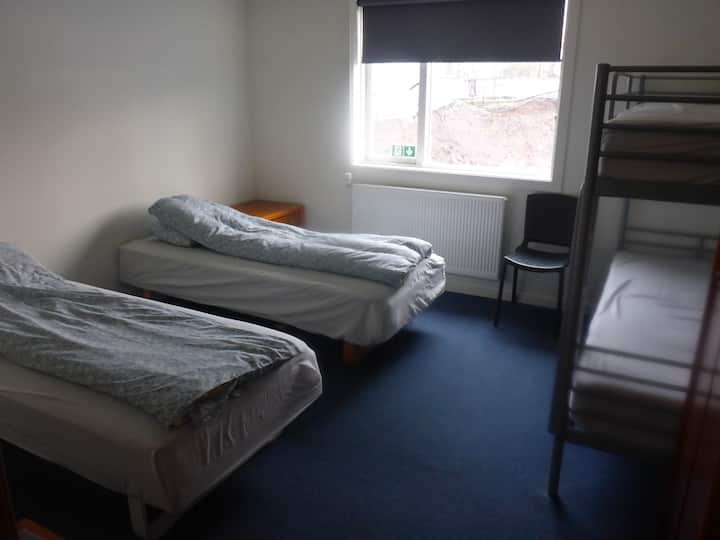 Byo For 3 Pax Triple Room: (No Blankets) - 레이캬비크