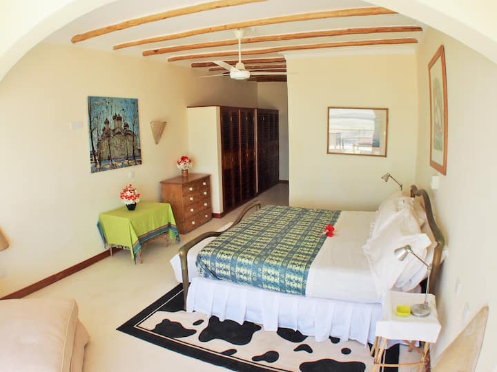 The Inside Outside Suite - Authentic East Africa - Kenya