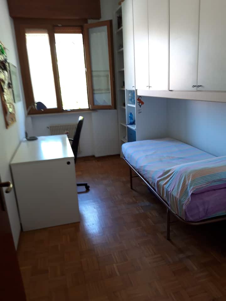 Stanza In Appartamento Signorile - Forli