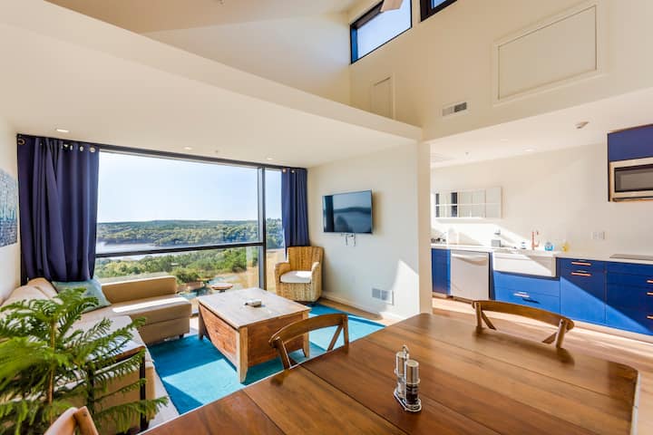 Suite 2 - Blue Vista Inspiring Lakefront Retreat - Kansas (State)