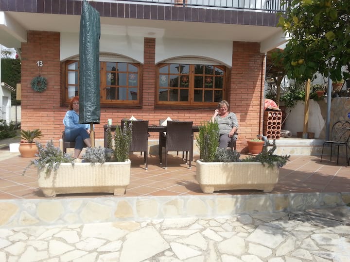 Sonniges Familienfreundliches Haus Eg - Calella