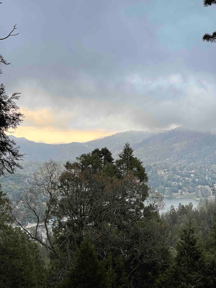 Relax On Deck With Lake, Mountain And Forest View - San Bernardino