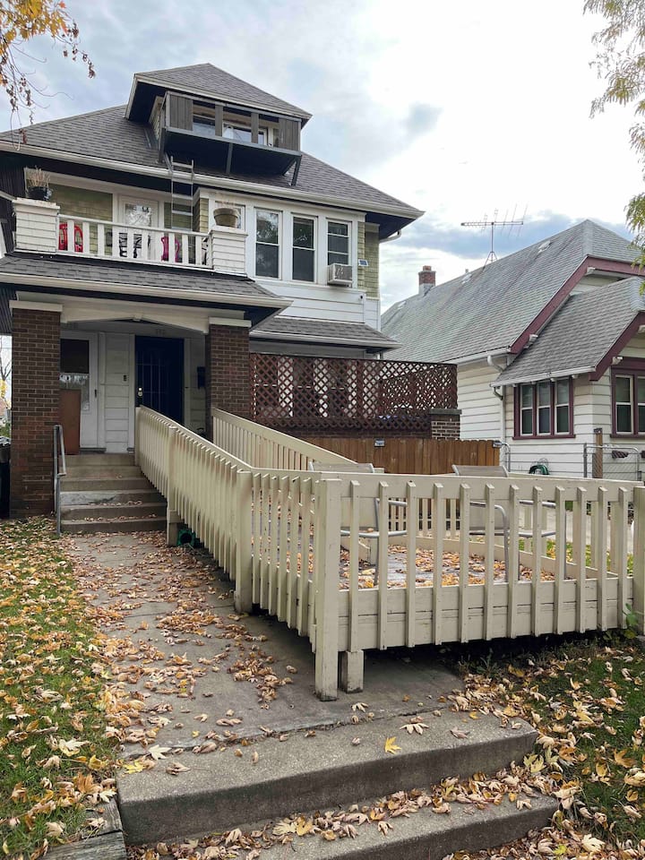 Rene’s “Cool Crib” - Milwaukee