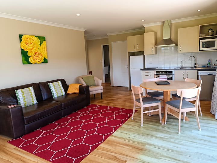 Peaceful Guesthouse In West Melton - West Coast