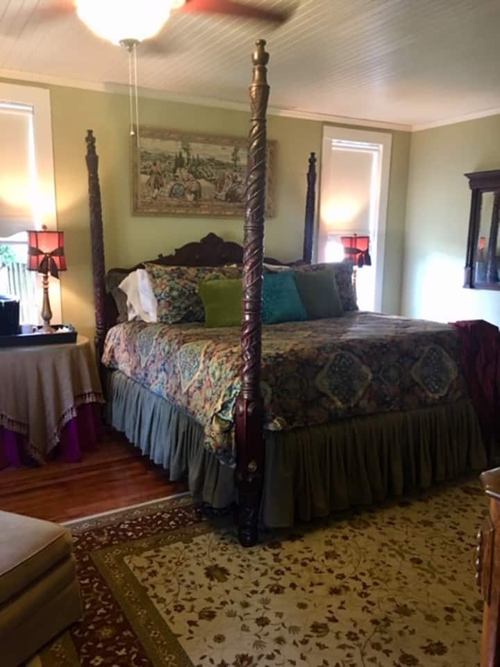 The Captains Suite At Captains House On The Lake - Granbury, TX