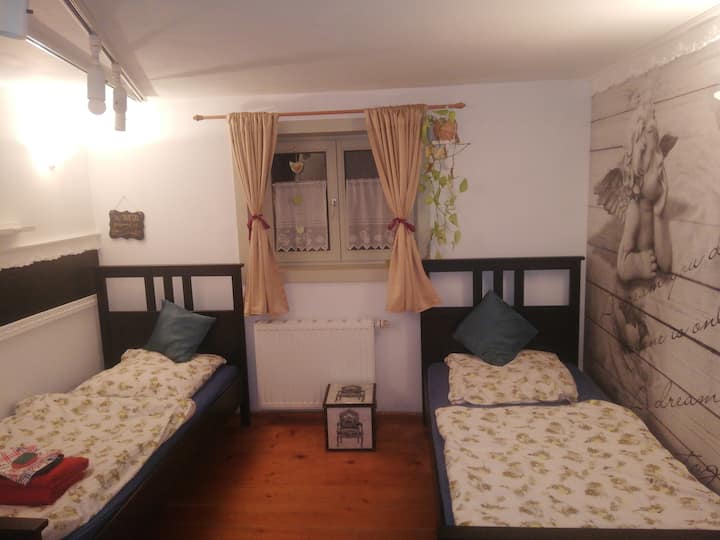 Gemütliches 1 Zimmerappartment Mit Eigenen Eingang - Ried