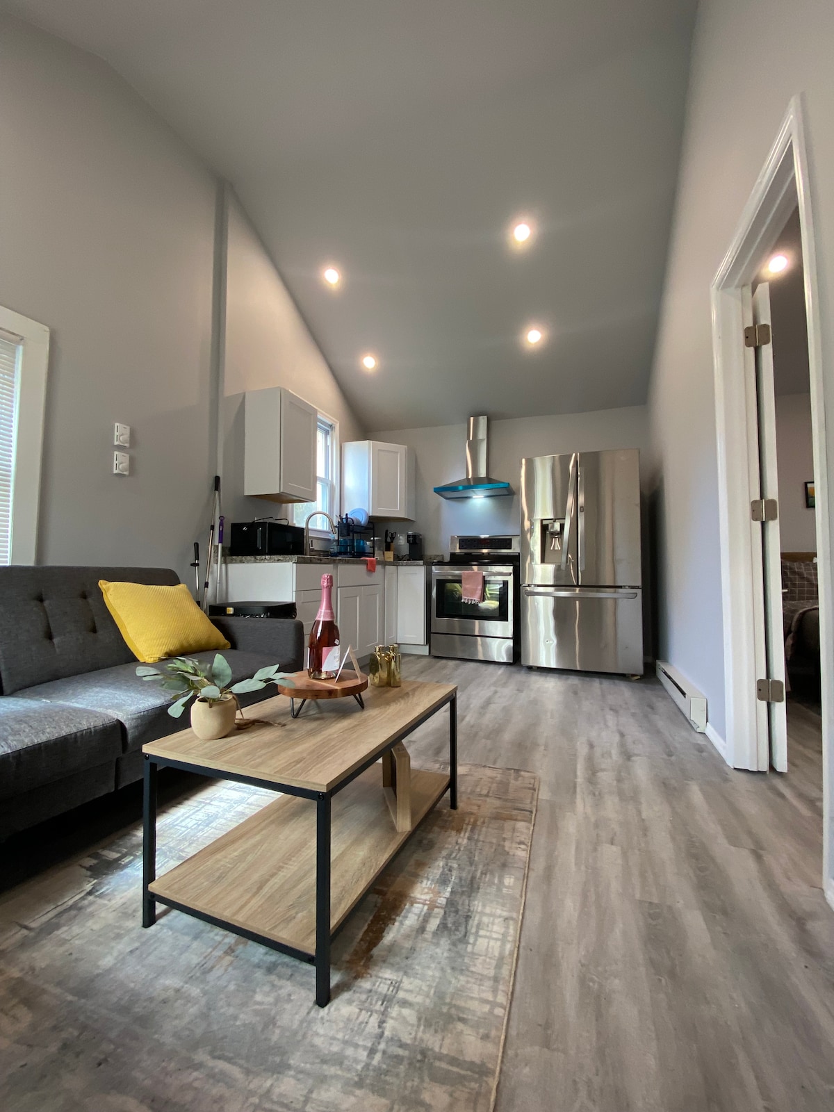 Bethel Woods Cottage Near Garnet Medical - Cottages for Rent in ...