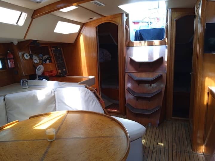 Superbe Voilier  12.5 M Location à Quai - Le Barcarès