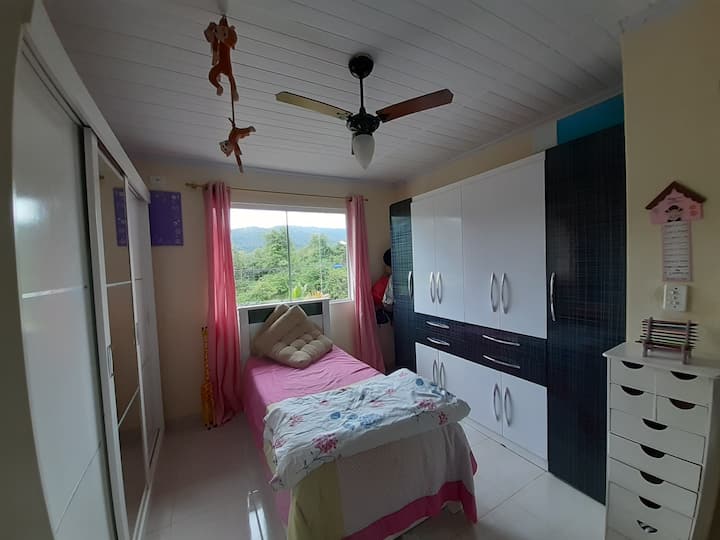 Sobrado Verde, Decoração Simples E Aconchegante! - Paraty