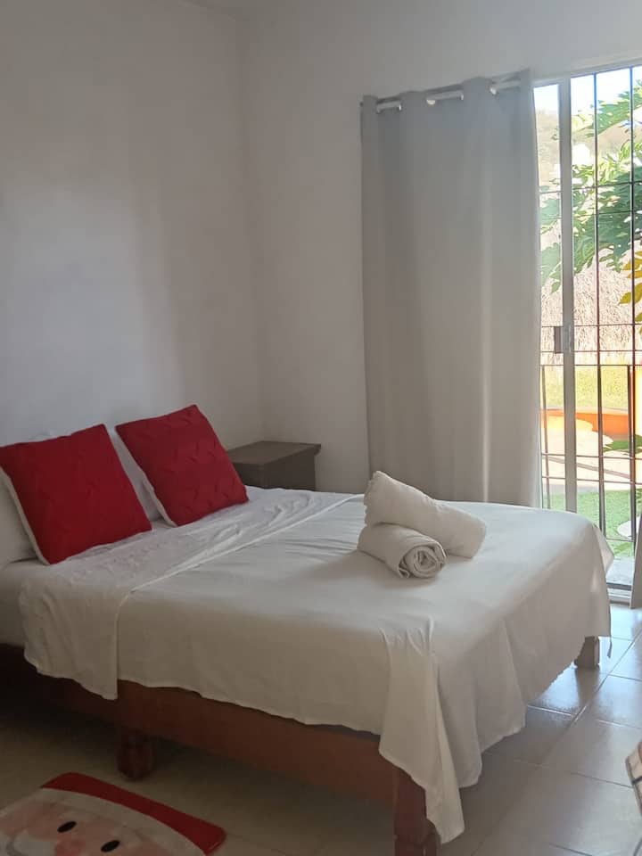Casa Con 3 Recámaras Y Alberca - Zihuatanejo