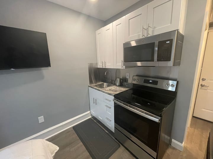 New, Chestnut Hill 2nd Fl #3 Tiny Studio W/kitchen - アメリカ フィラデルフィア, PA