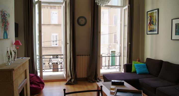 Joli 3 Pièces Au Pied De Notre Dame - Marseille
