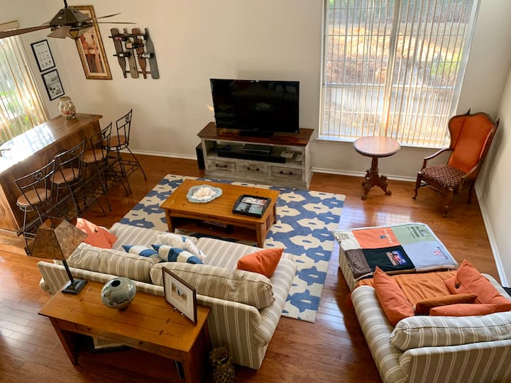 Great Location, Easy Access To All Of Austin! - Austin, TX