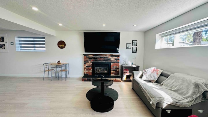 Cozy Retreat For Couples! - Surrey