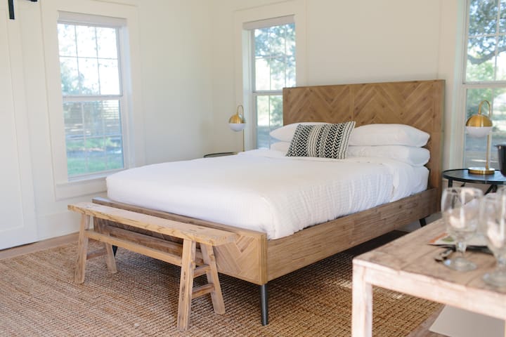 Room Six - Farmstead Round Top - Round Top, TX