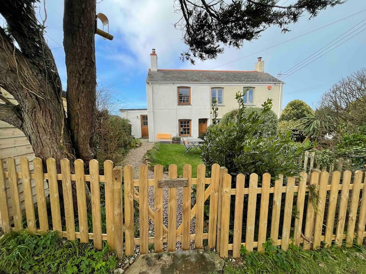 Beautiful Old Cornish Cottage On Quiet Lane - St Agnes