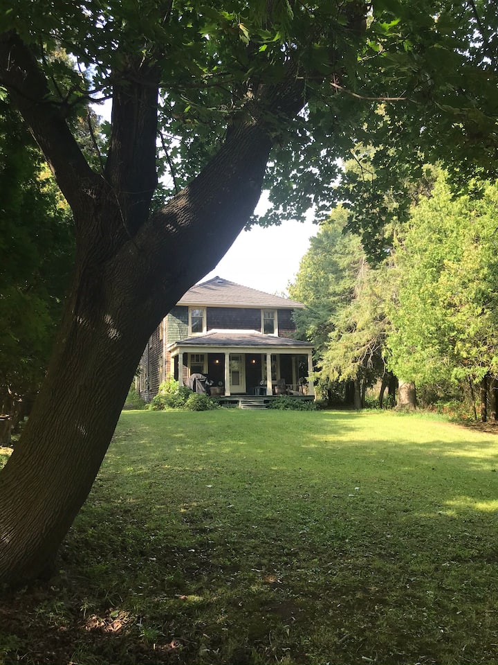 Cooks Bay Farmhouse, 45min From Gta,  2 Min 2 Lake - Innisfil