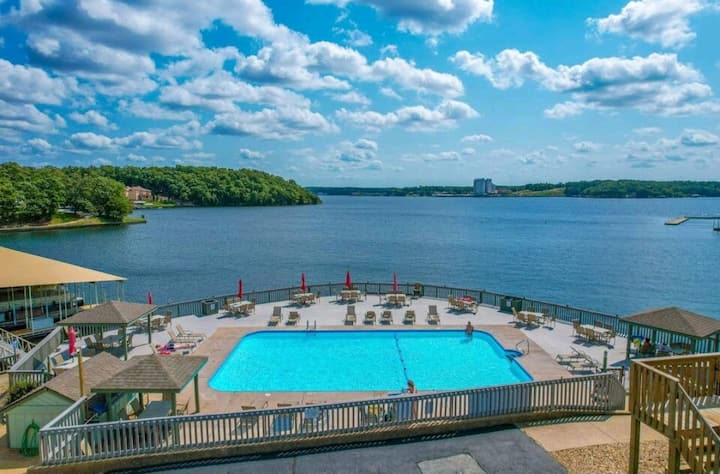 Indoor Pool And Hot Tub! Waterfront Private Deck! - Sunrise Beach, MO