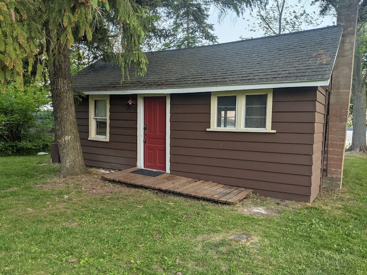 Rustic Lakefront Cabin Near Saugatuck&south Haven - Saugatuck, MI