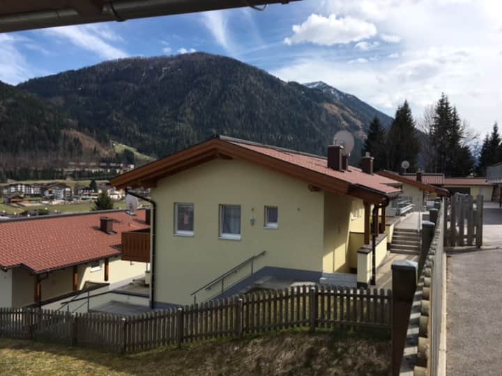Summerhaus. Luxury 3 Bedroom Penthouse Apartment. - Flachauwinkl