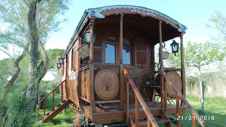 Roulotte Boheme Aux Saintes Maries De La Mre - Saintes-Maries-de-la-Mer