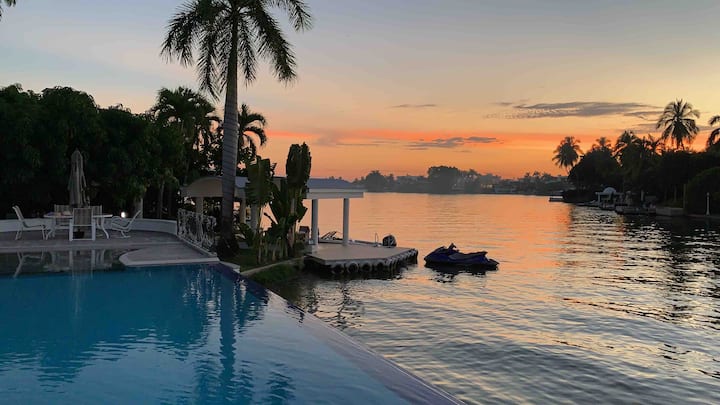 Girardot Peñón Espectacular Sobre Lago Principal - Ricaurte