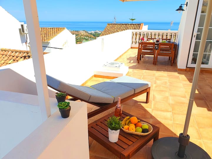 Bonita Casa Adosada En Benalmádena Pueblo. - Benalmádena