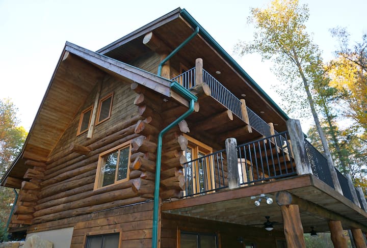 Drift Away Log Cabin - Nashville, IN