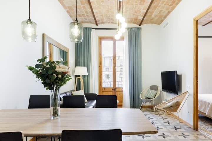 Laze In A Chic Apartment In Vila De Gracia - Barcelone