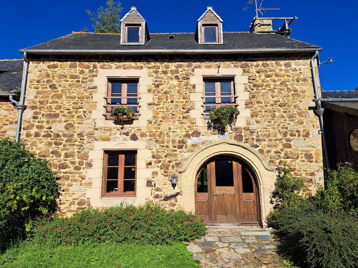 Le Grenier - Gîte, 8 Personnes - Corseul - Dinan