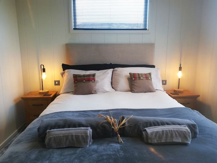 Gorgeous Lodge, Own Estate Beachs, View Fire, Bbq. - Mallaig