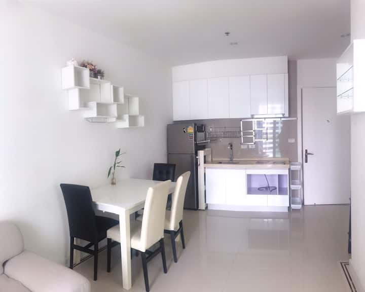 Tc Green网红火车夜市rca酒吧街精装酒店式公寓一室一厅，带游泳池健身房儿童房 - Bangkok