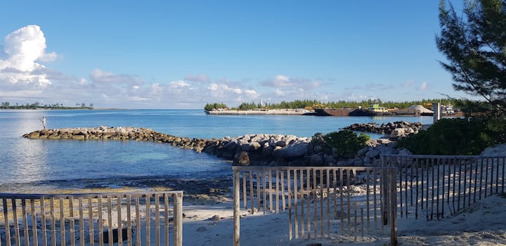 Sandrania's Little Secret - Nassau