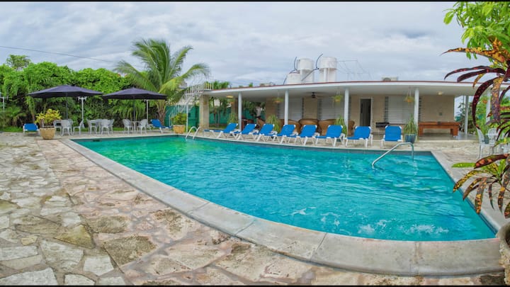 Hostal Frente Al Mar + Piscina + Paneles Solares - Cuba