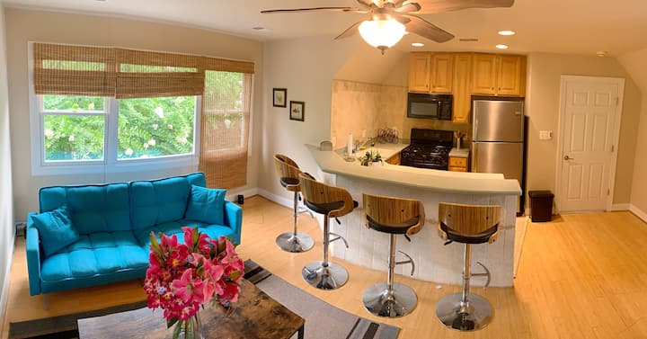 Horse And Wine Country One Bedroom Apartment - Leesburg, VA
